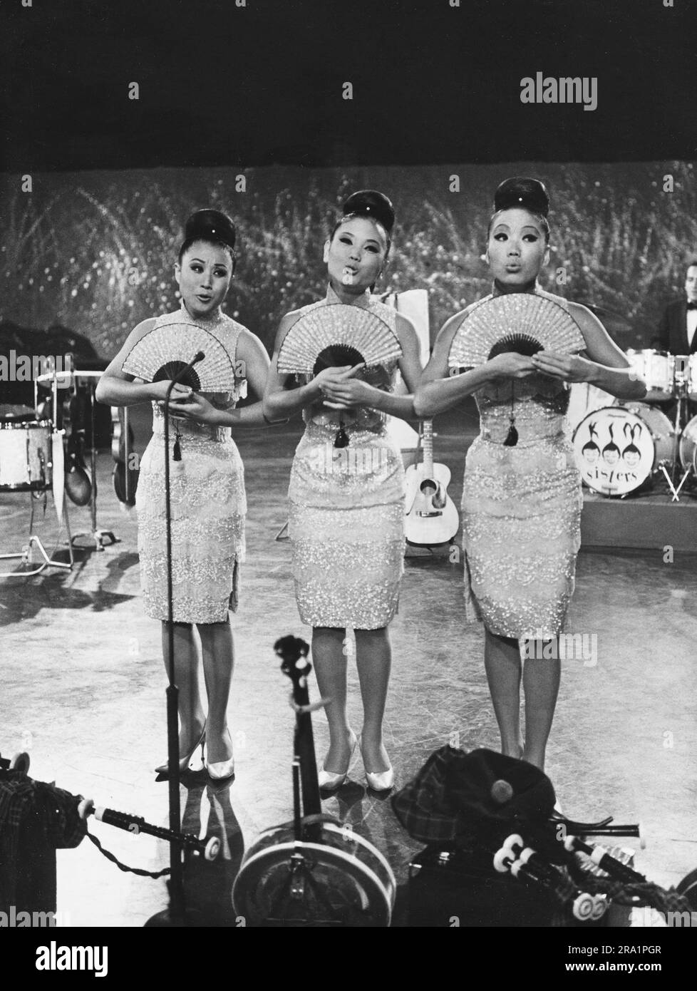 Drei perlen hi-res stock photography and images - Alamy