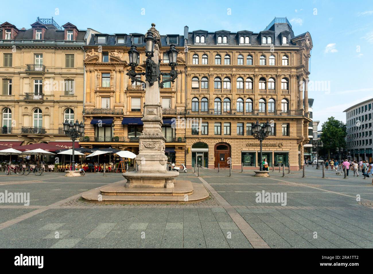 Opernplatz square with cafes and restaurants, Frankfurt, Germany Stock ...