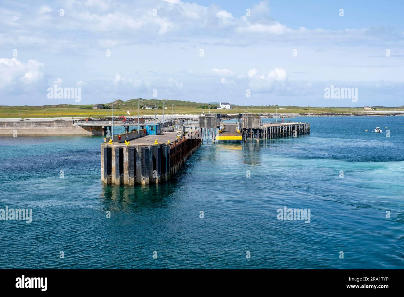 Calmac ferry hebrides hi-res stock photography and images - Alamy
