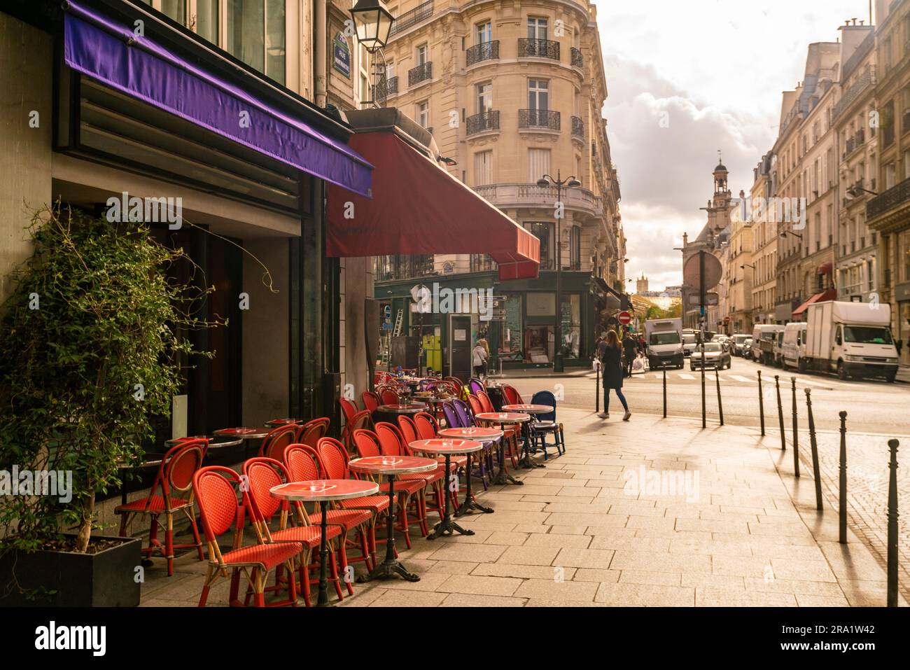 Cafe paris france hi-res stock photography and images - Alamy