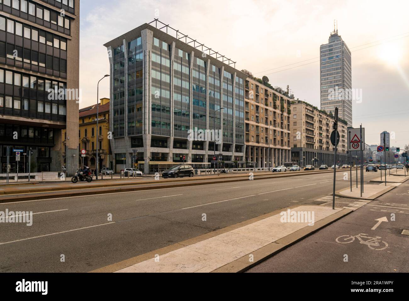 Milan financial center hi-res stock photography and images - Alamy