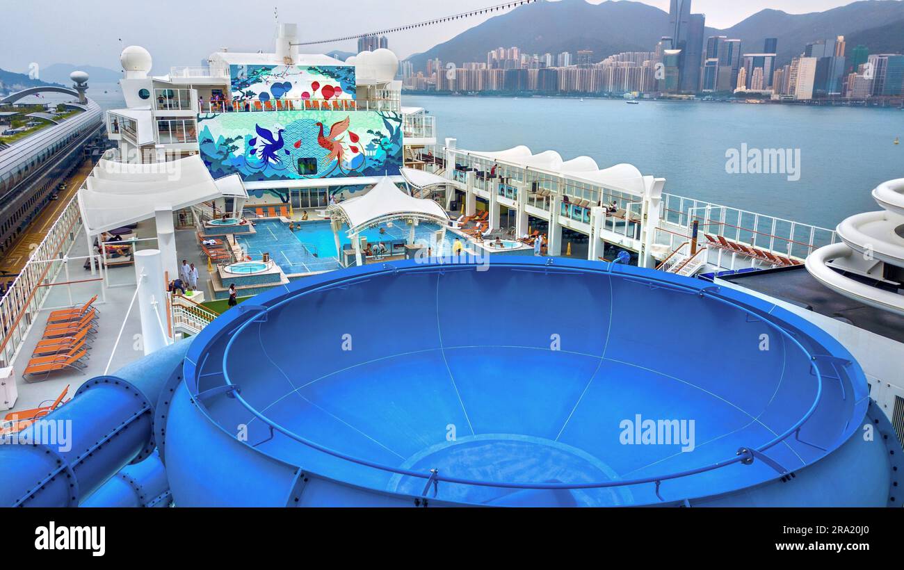 Biggest waterslide hi-res stock photography and images - Alamy
