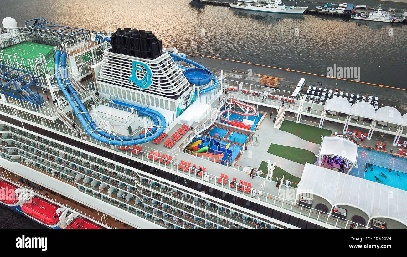 Manara cruise ship hi-res stock photography and images - Alamy