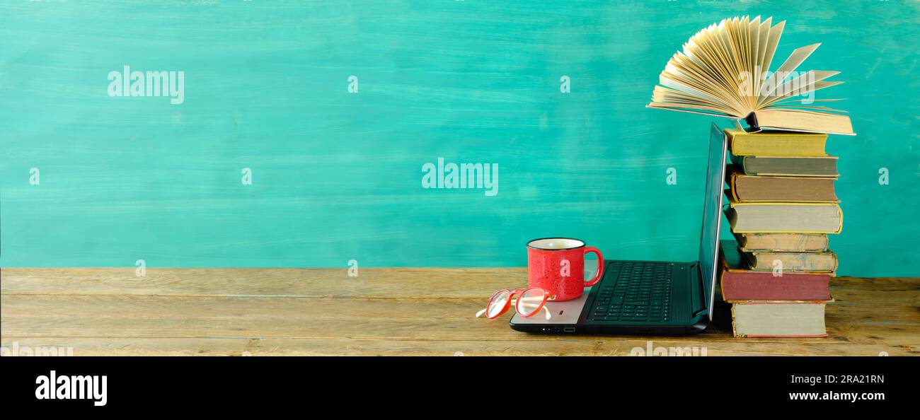 Various computer books hi-res stock photography and images - Alamy