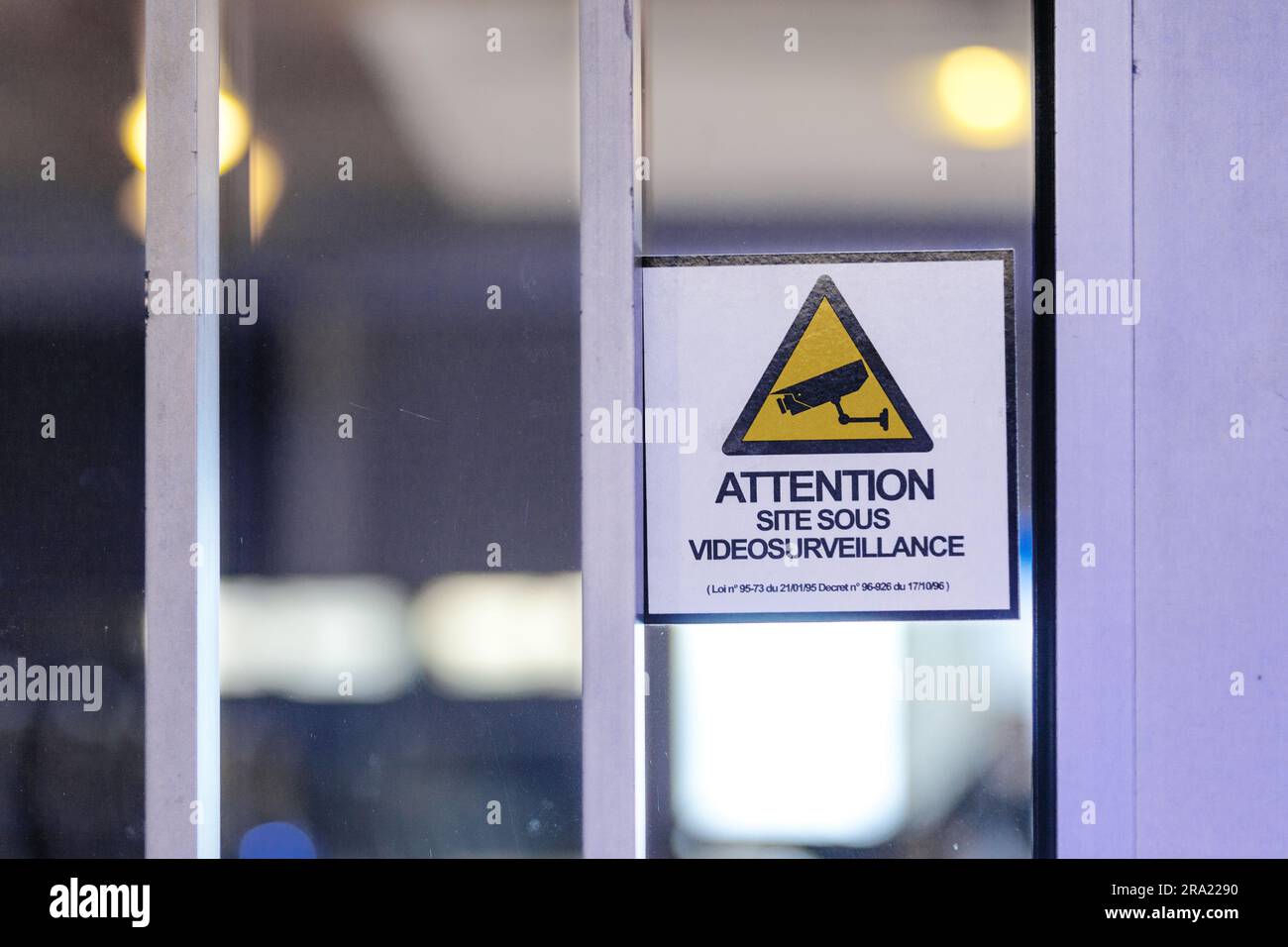 Site sous video surveillance hi-res stock photography and images - Alamy