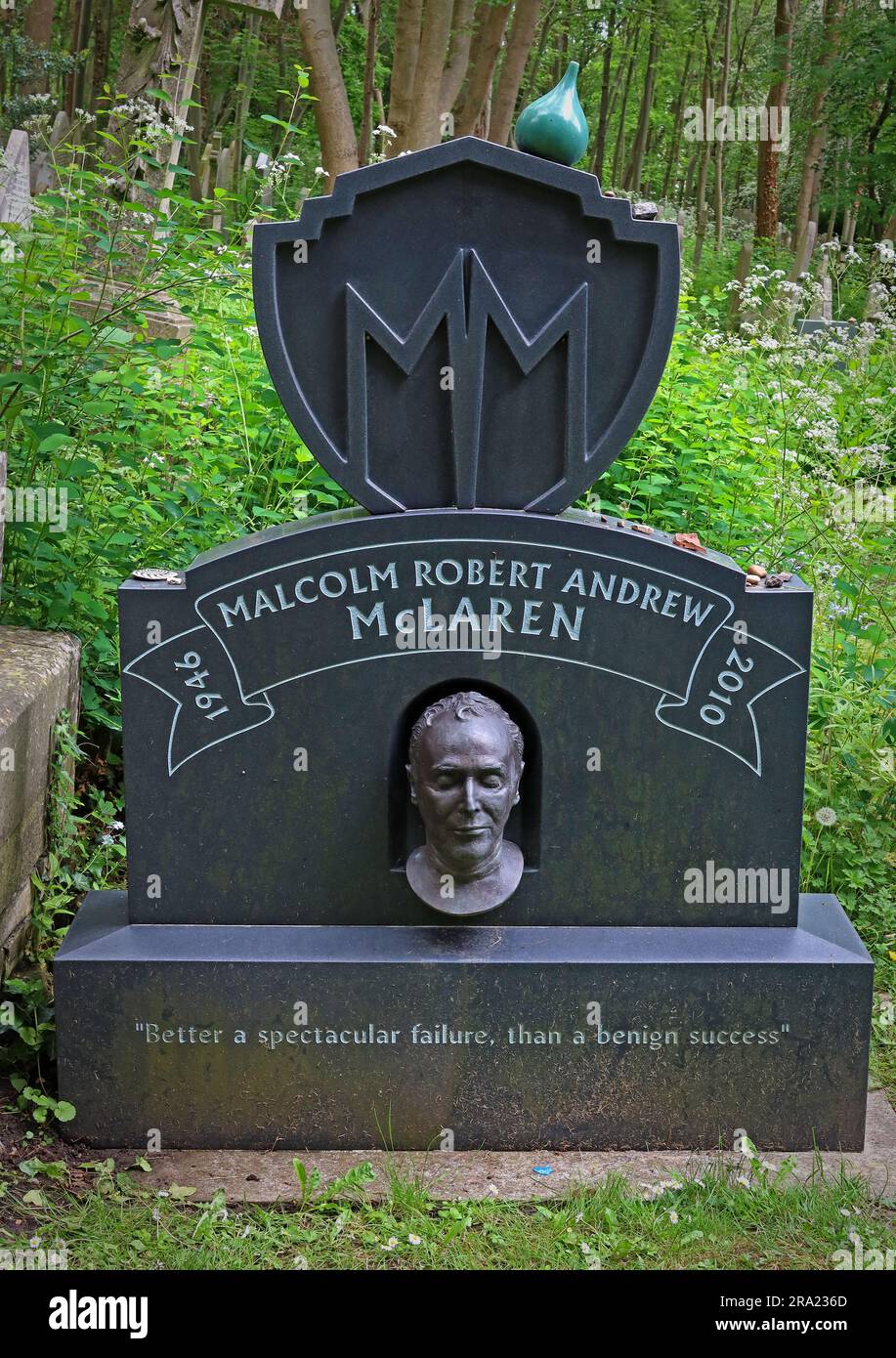 Grave and headstone of Malcolm McLaren, Sex Pistols manager, Highgate ...