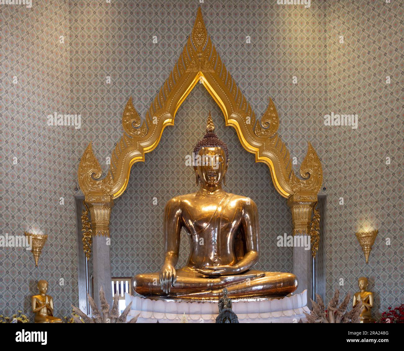 Wat Traimit Withayaram Worawihan, Temple of the Golden Buddha, in ...