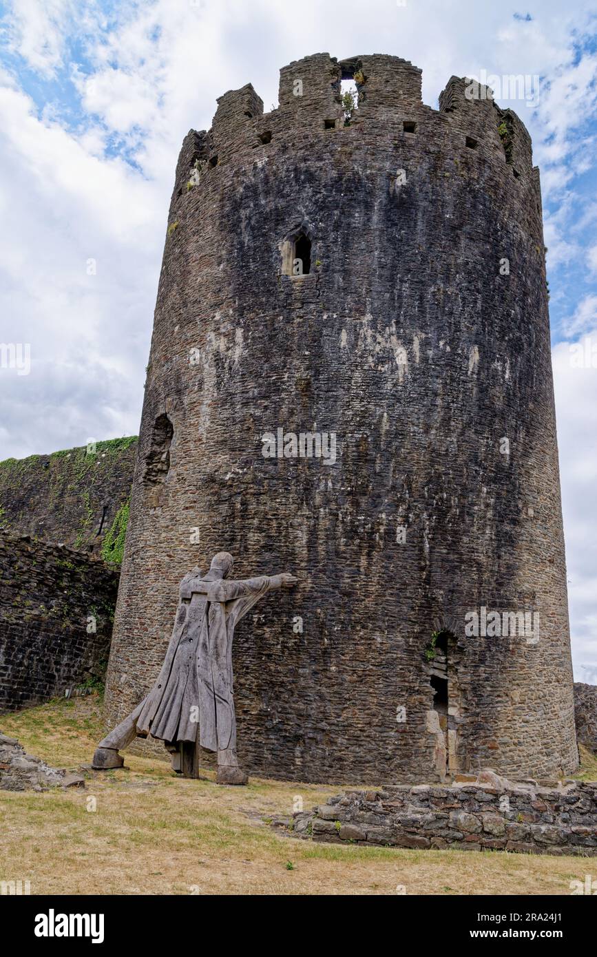 4th Marquess of Bute holding up the leaning South East tower at ...