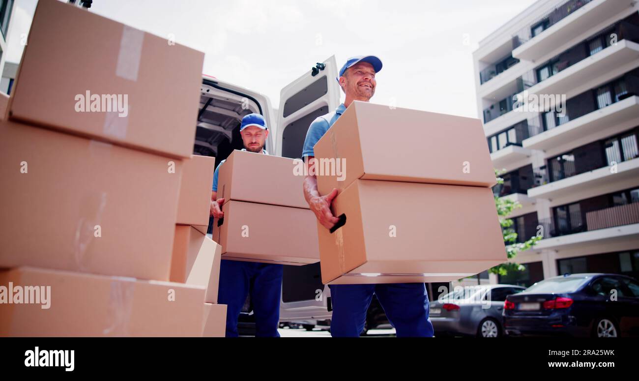 Unloading van with boxes hi-res stock photography and images - Alamy