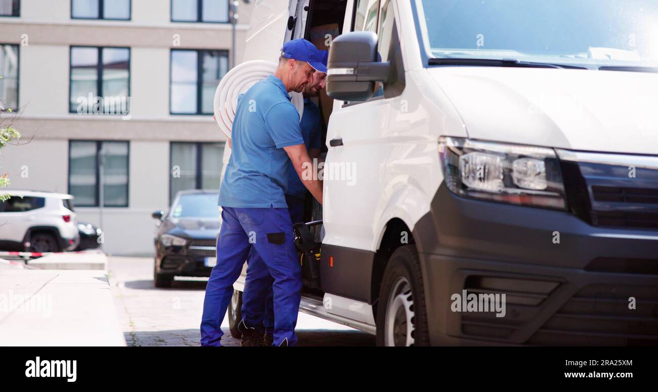 Electricians vehicle hi-res stock photography and images - Alamy