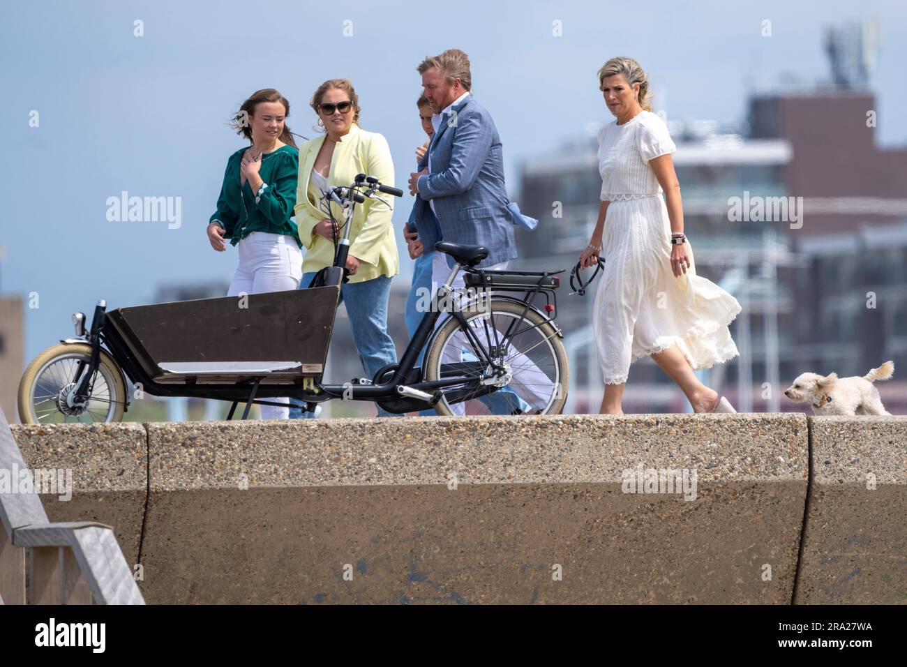 Dutch King Willem-Alexander, center, Queen Maxima, right, Princess ...