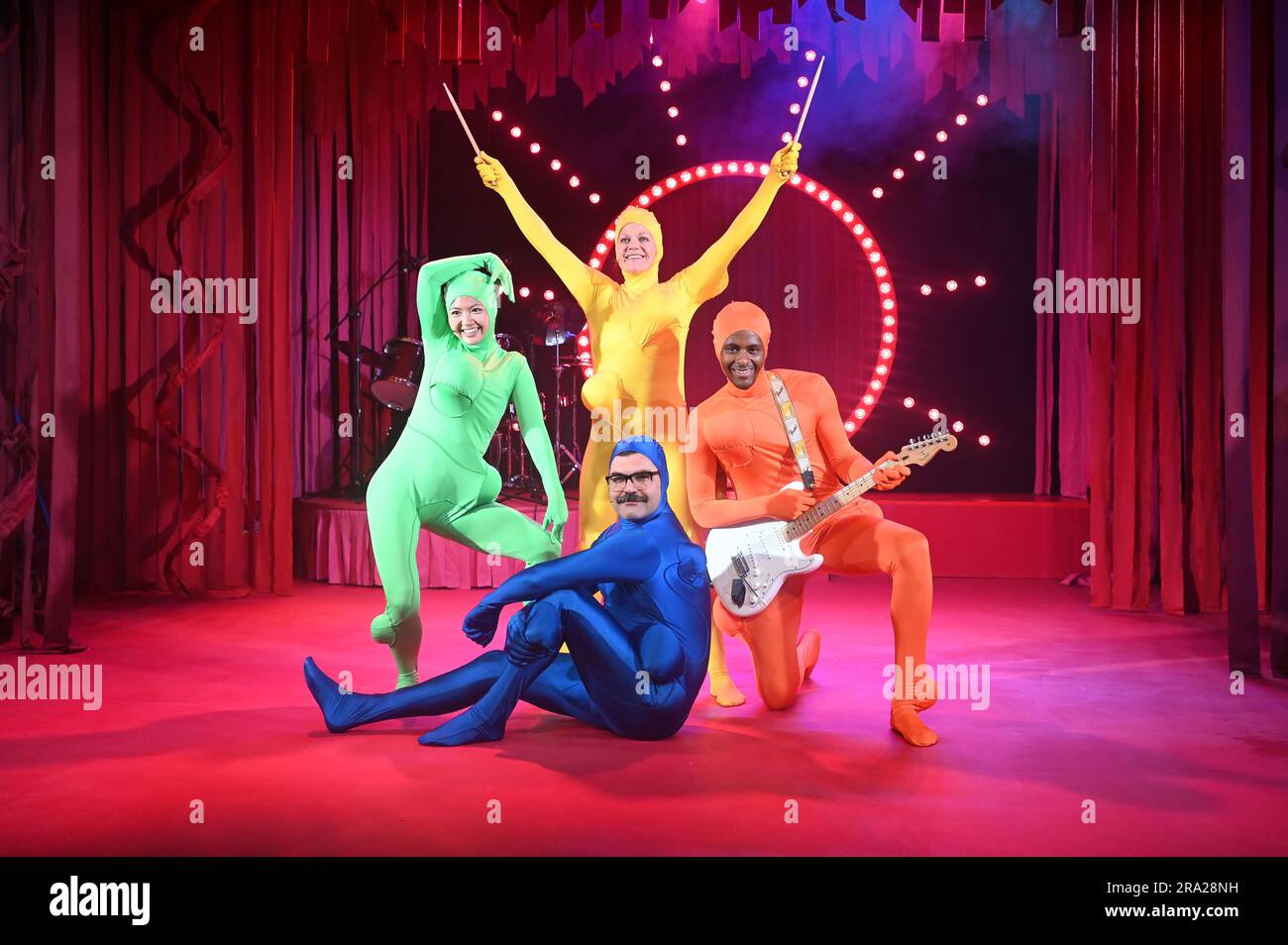 Spymonkey hi-res stock photography and images - Alamy