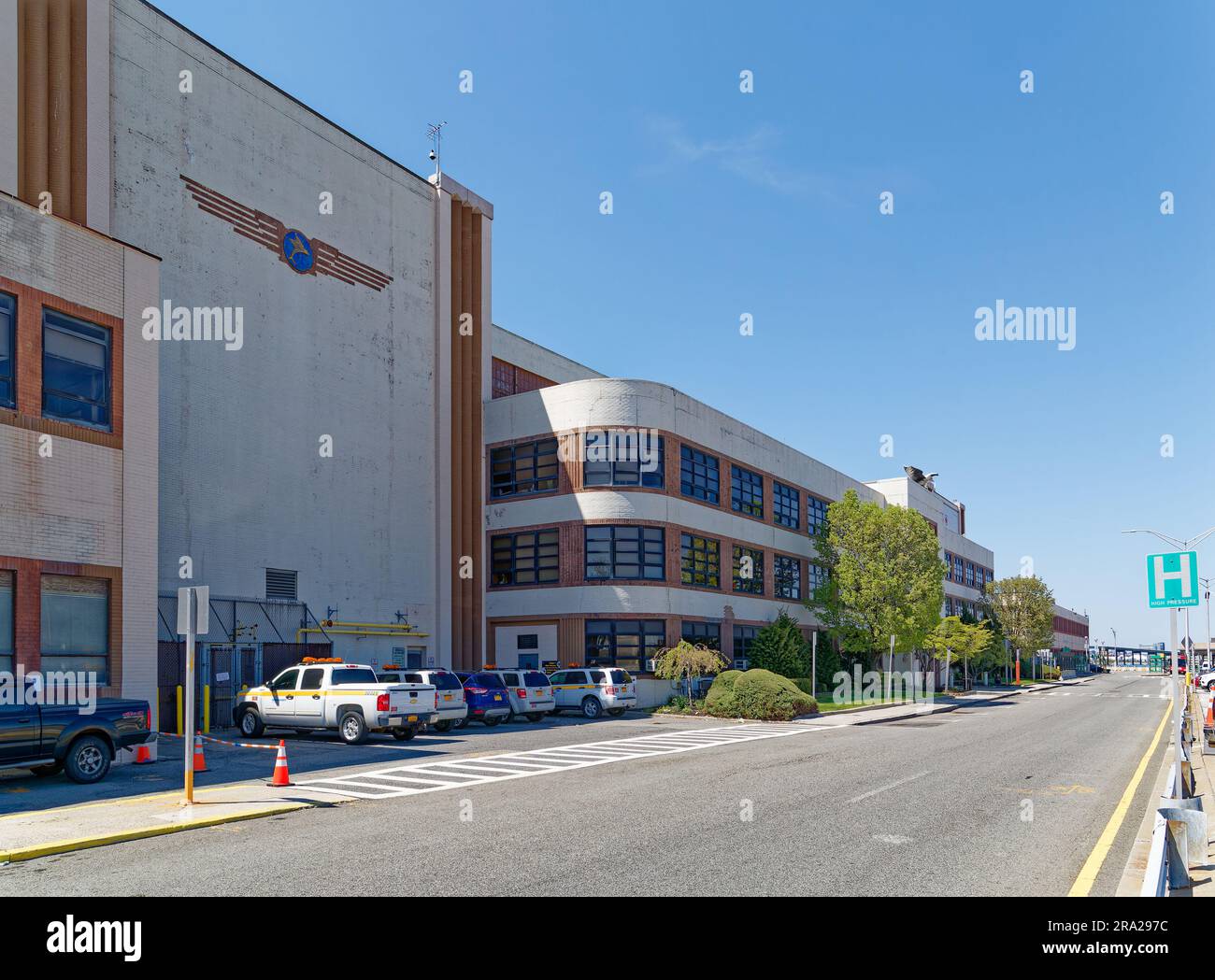 Laguardia airport hi-res stock photography and images - Alamy