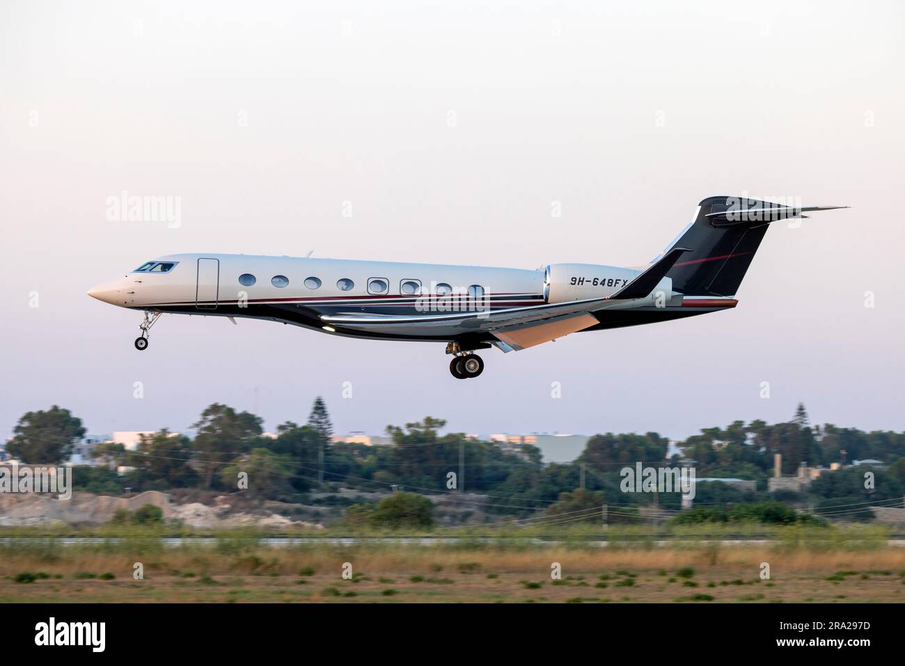 Flex Jet Gulfstream Aerospace G650 (G-VI) (Reg.: 9H-648FX) landing ...