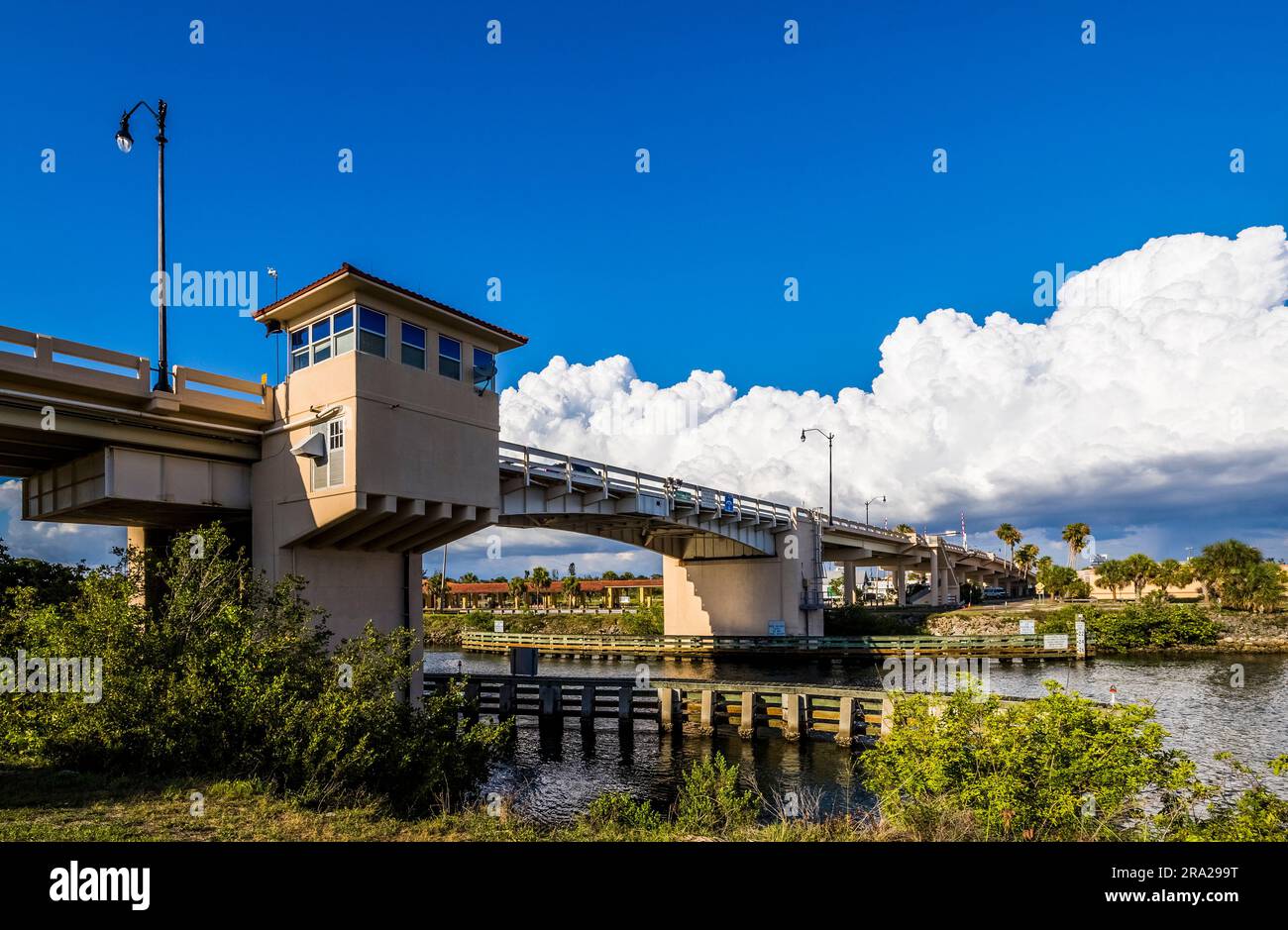 Venice Avenue drawbridge over the Gulf Intracoastal Waterway in Venice ...