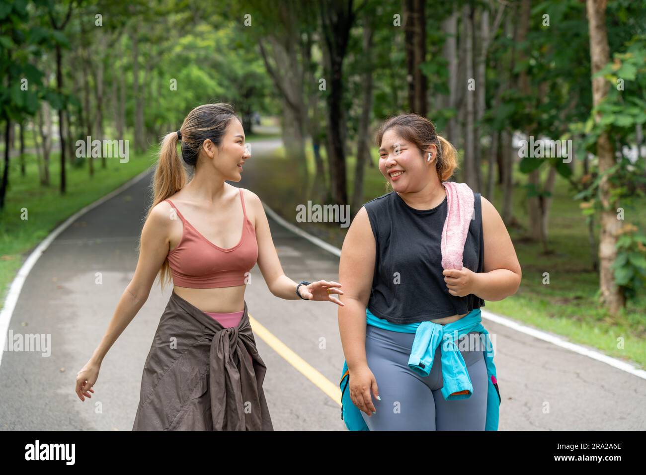 Skinny asian girl hi-res stock photography and images - Alamy