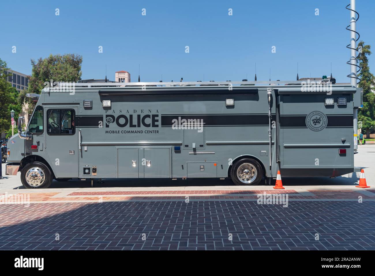 State-of-the-art Pasadena Police Mobile Command Center vehicle shown ...