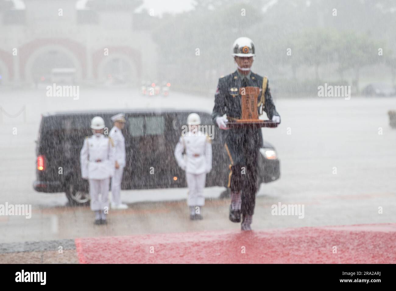 The guard of honor held Spirit tablet the martyrs of the Yunnan ...