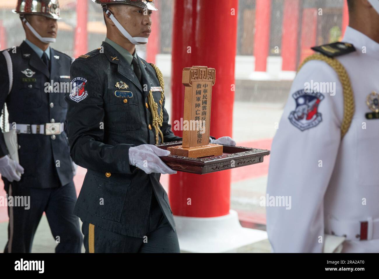 The guard of honor held Spirit tablet the martyrs of the Yunnan ...