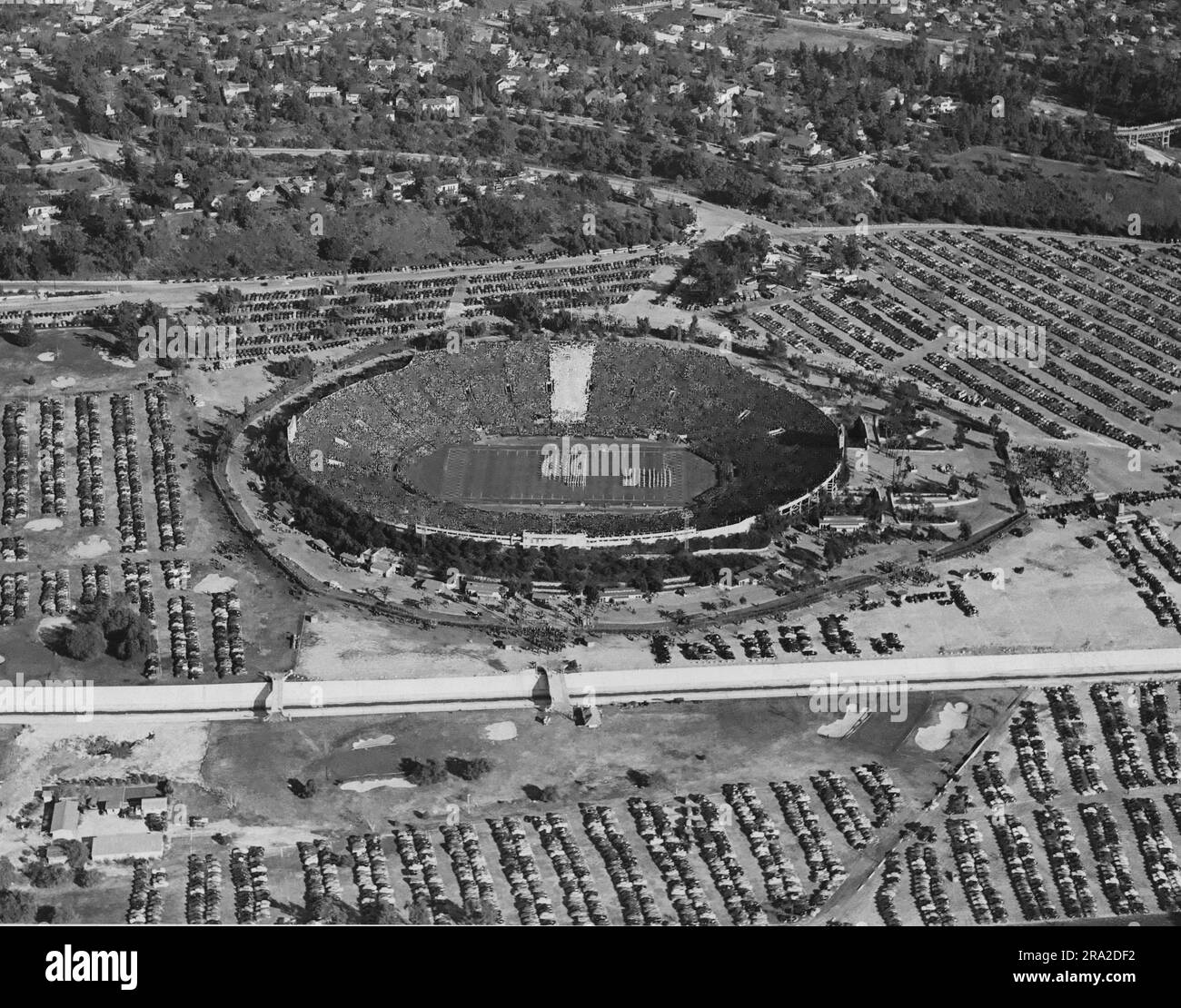 All american bowl game Black and White Stock Photos & Images - Alamy