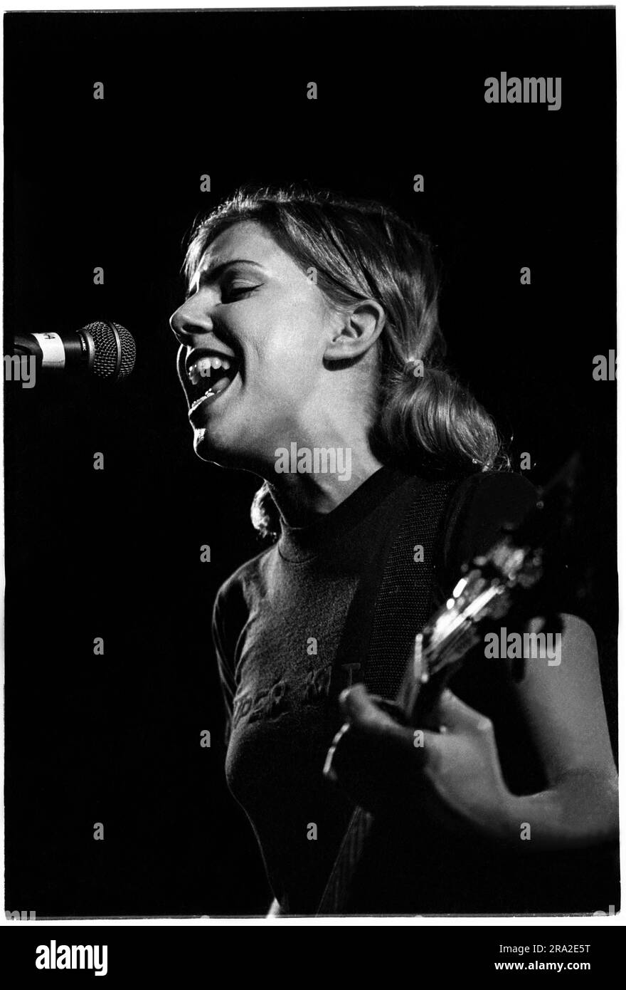 TANYA DONELLY, BELLY, 1995: Tanya Donelly of Belly playing live at ...