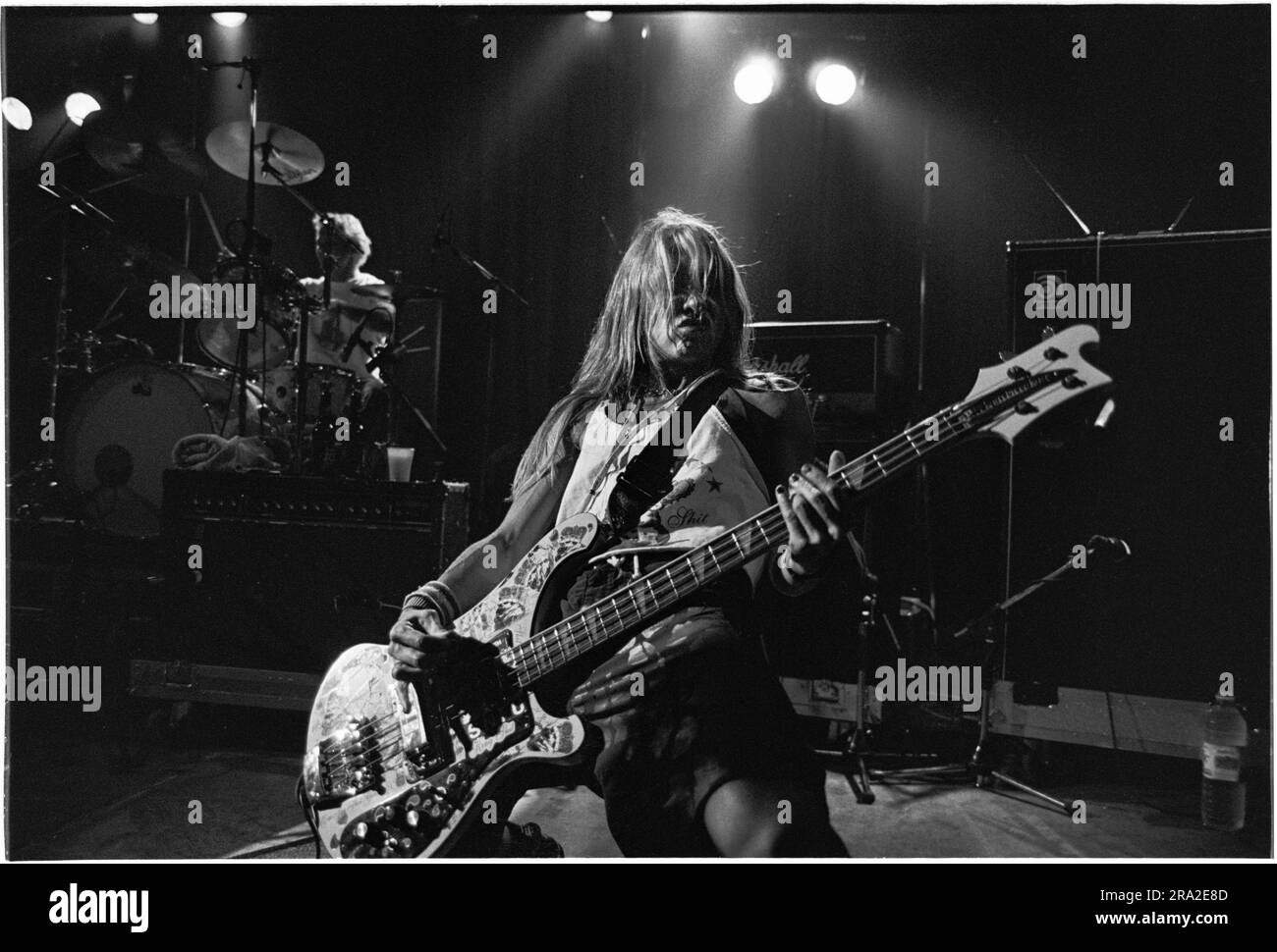 Gail Greenwood bass player of Belly playing live at Bristol University ...