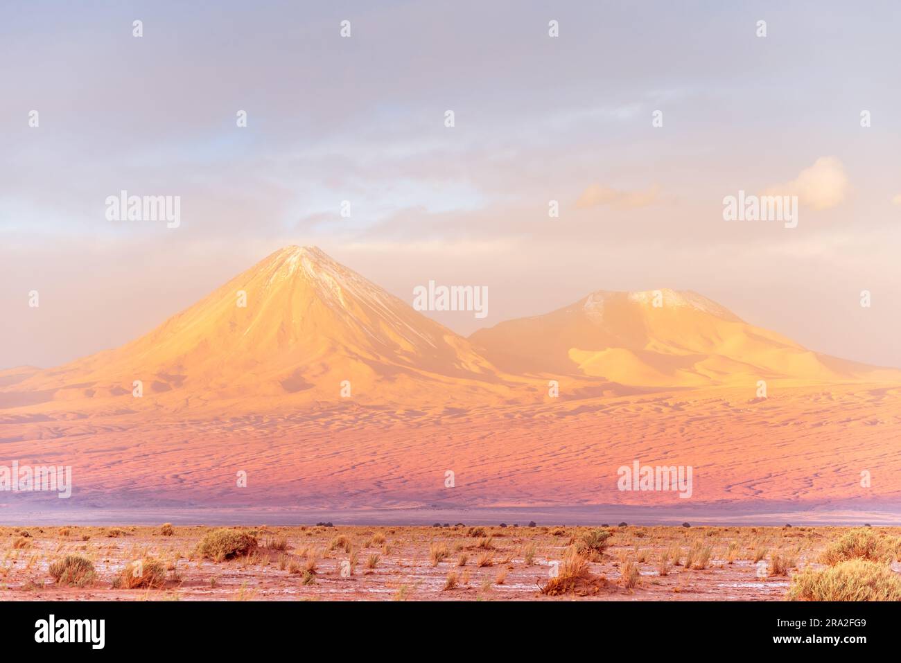 Mountain range of the atacama desert hi-res stock photography and ...