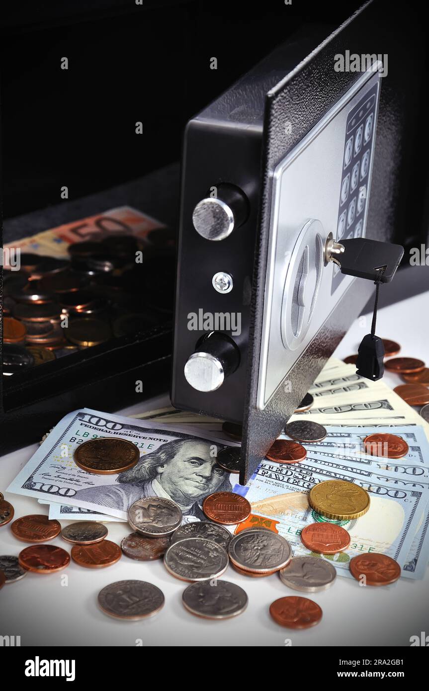 Safety deposit box hi-res stock photography and images - Alamy