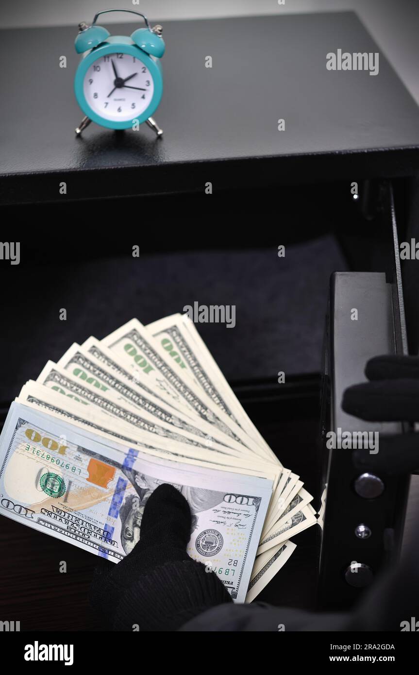 Bank safe clock hi-res stock photography and images - Alamy