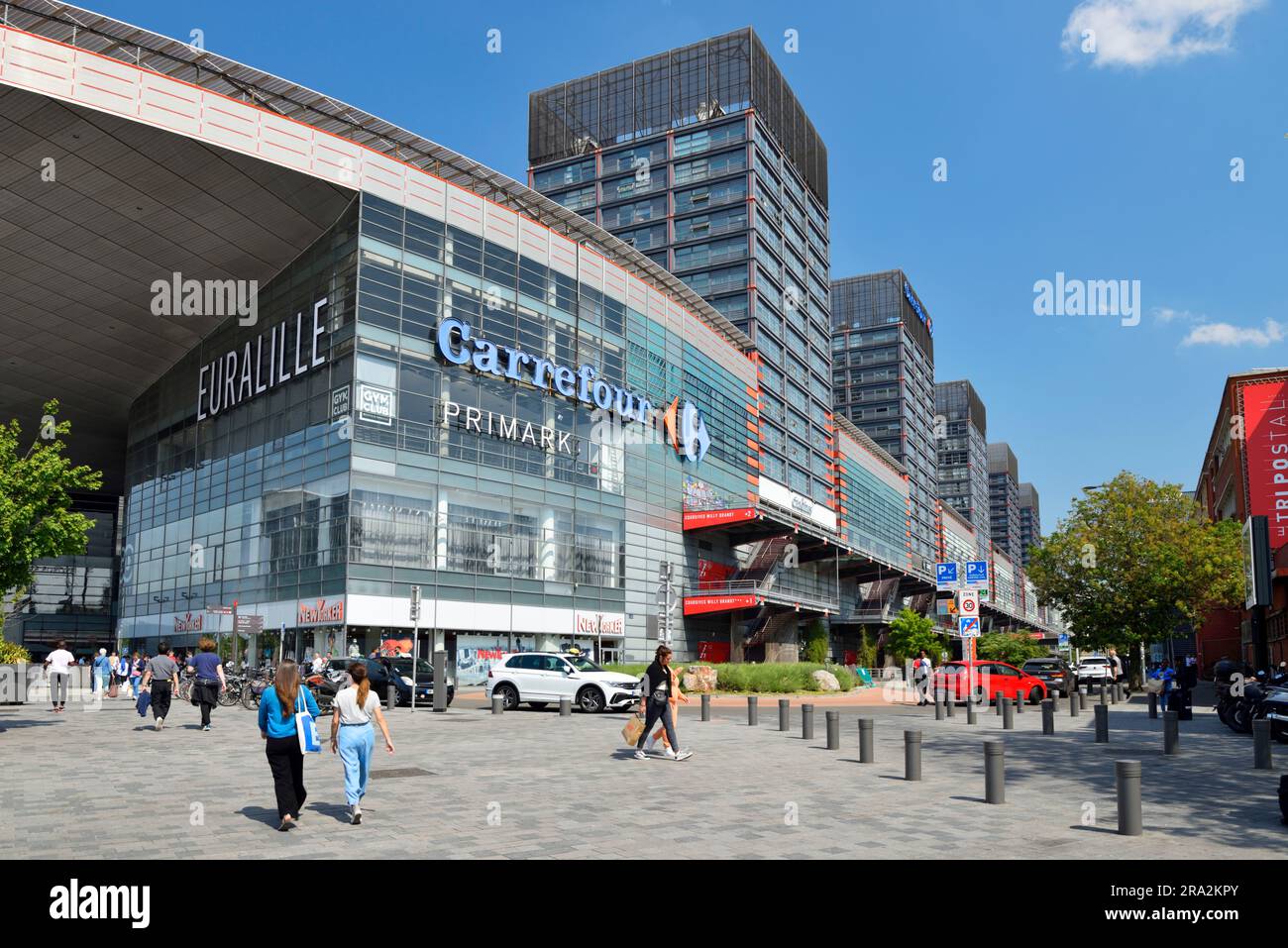 France, Nord, Lille, station area, shopping center and mall EuraLille ...