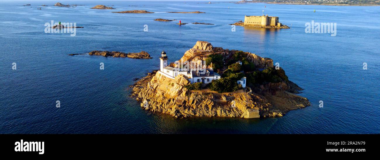 France, Finistere, Morlaix bay, Carantec, Louet island and Taureau ...