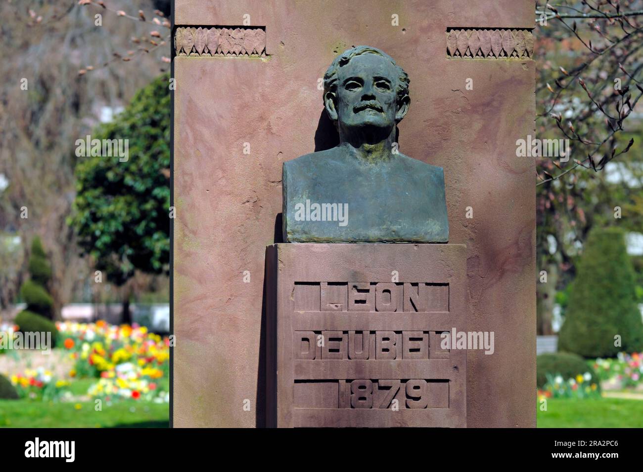 Leon born sculpture hi-res stock photography and images - Alamy