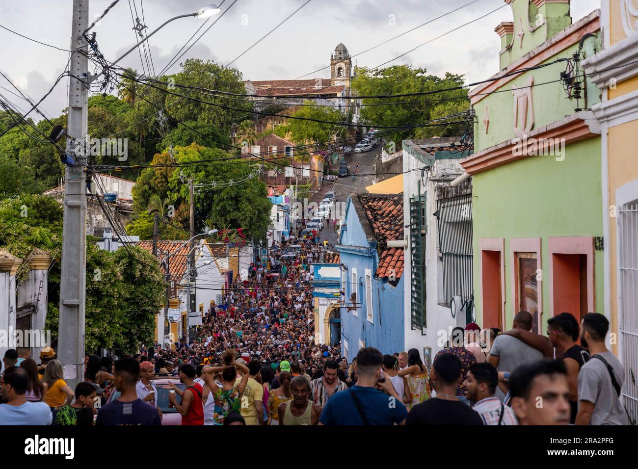 Brazil, Nordeste, Olinda, the crowd at the Olinda carnival Stock Photo ...