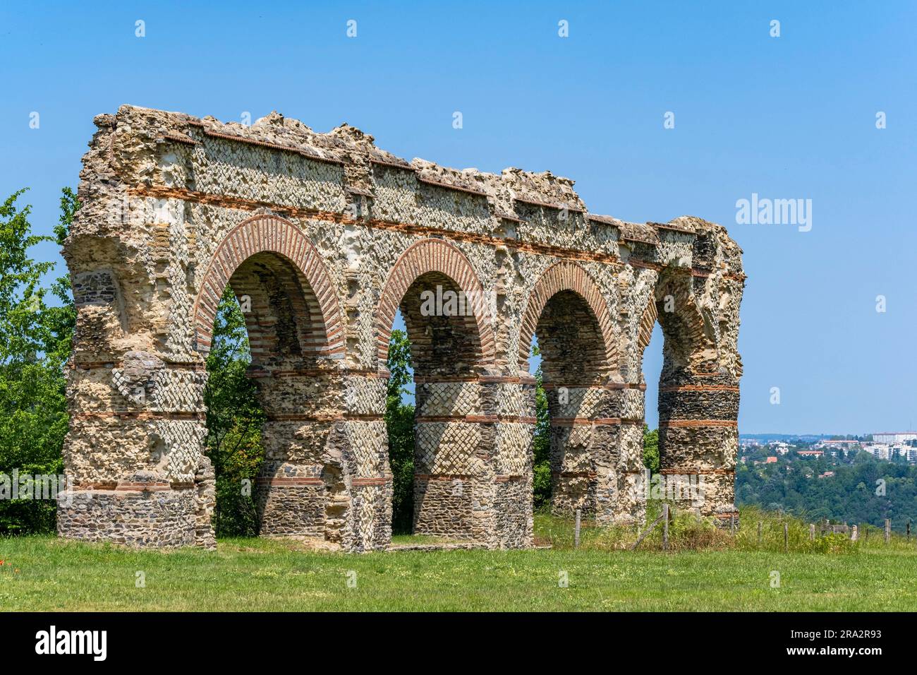 France, Rhone, Chaponost, remains of the Gier aqueduct, one of the ...