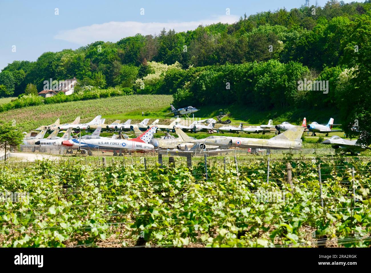 Savigny les beaune castle burgundy hi-res stock photography and images ...