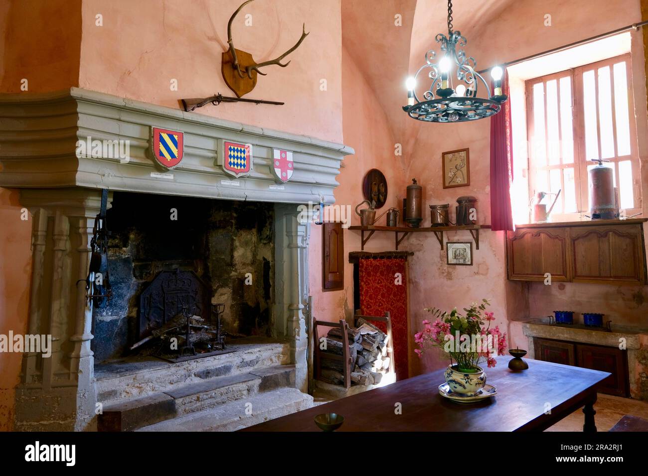 Savigny les beaune castle burgundy hi-res stock photography and images ...