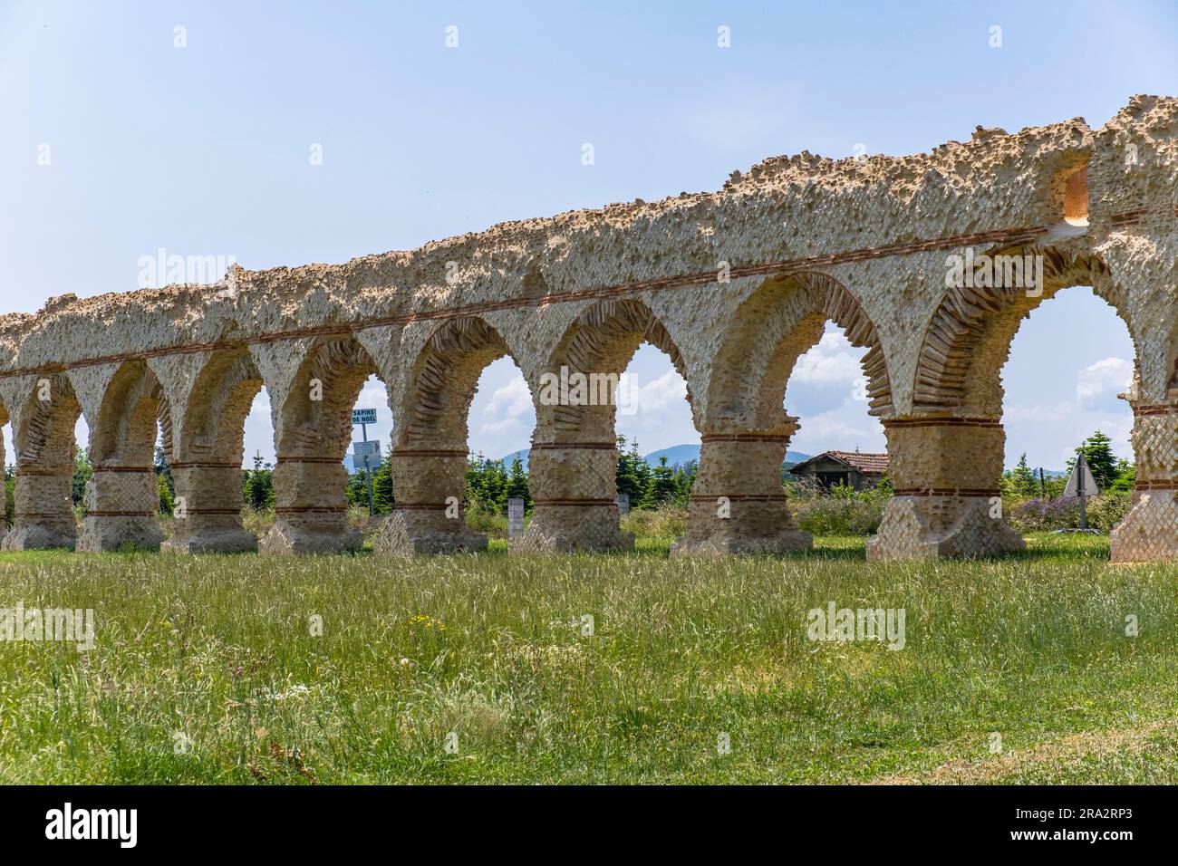 France, Rhone, Chaponost, remains of the Gier aqueduct, one of the ...
