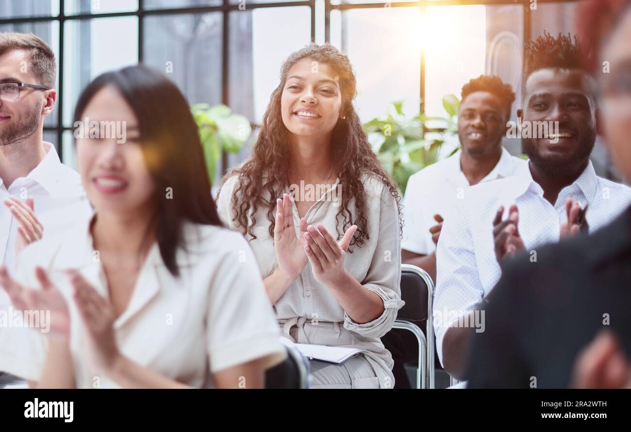 Global applause hi-res stock photography and images - Alamy