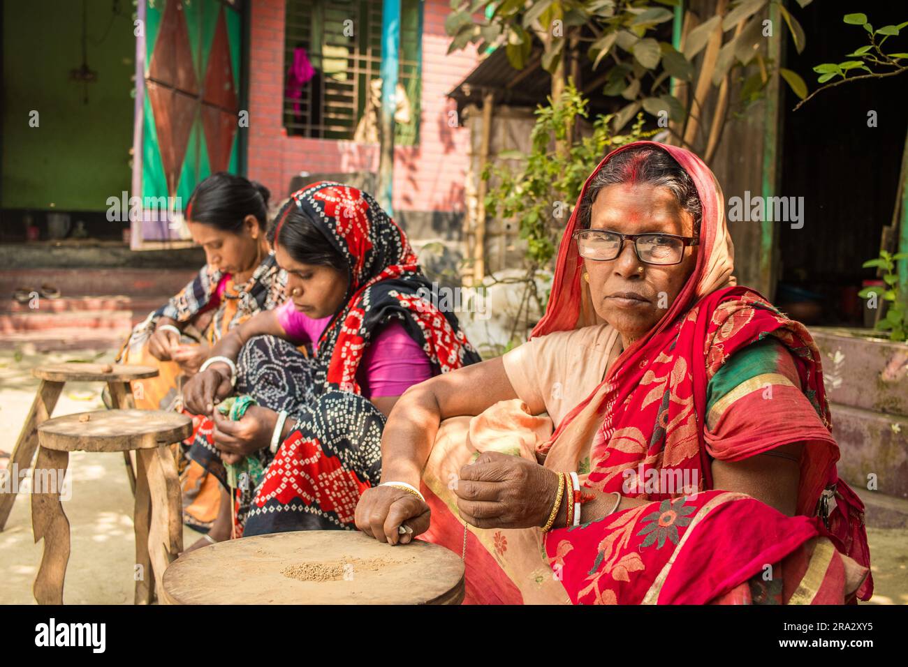 Traditional jewelry making hi-res stock photography and images - Alamy