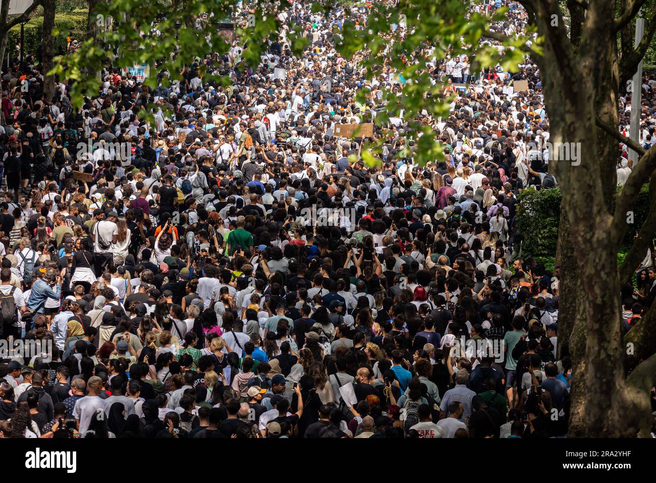 Crowds of protesters march to demand justice for Nahel. The death of 17 ...