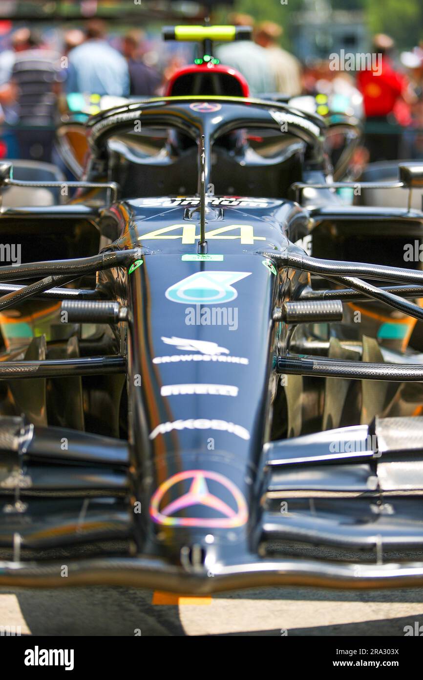 Lewis hamilton flag hi-res stock photography and images - Alamy