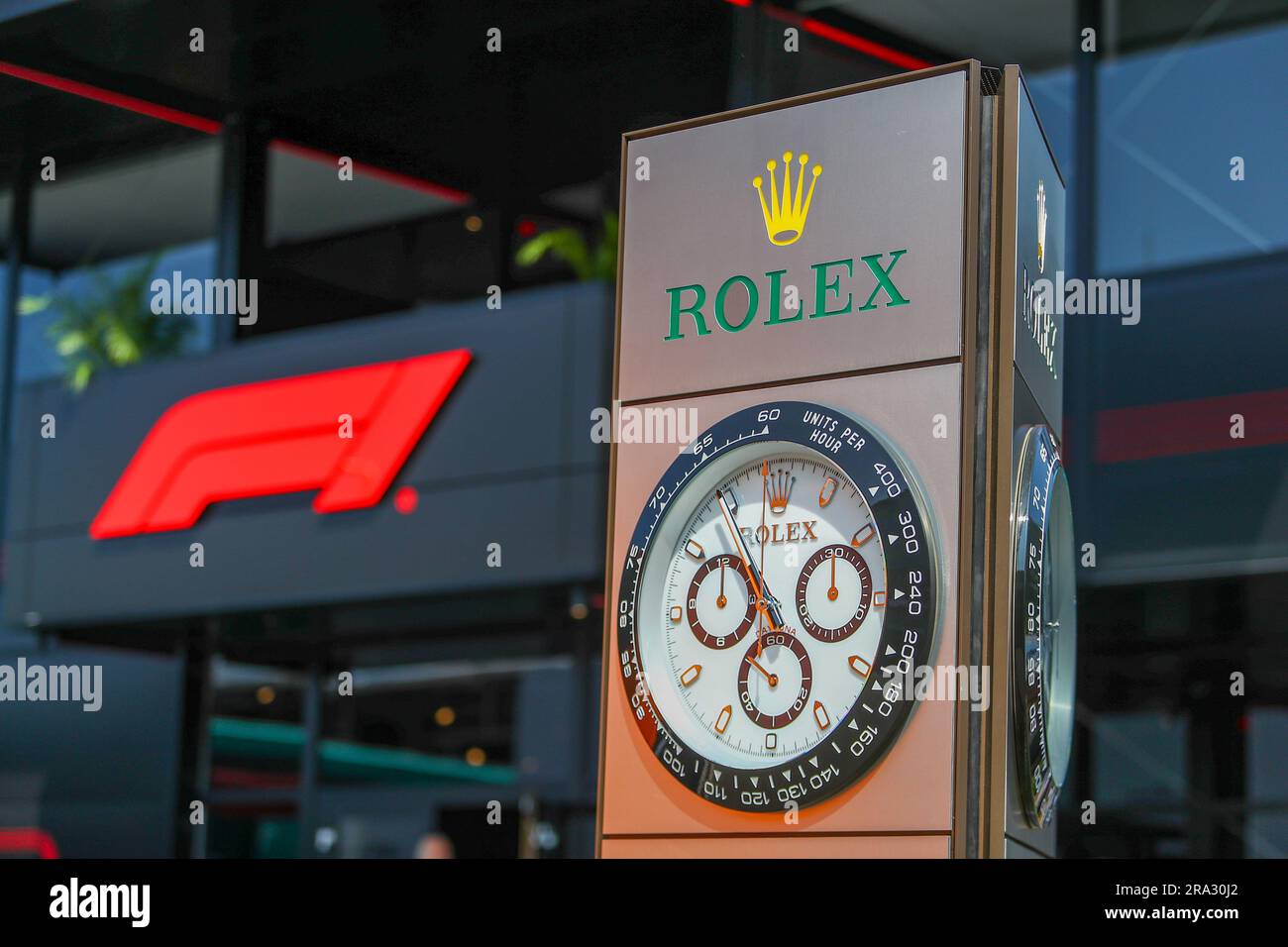 Redbull racing logo hi-res stock photography and images - Alamy