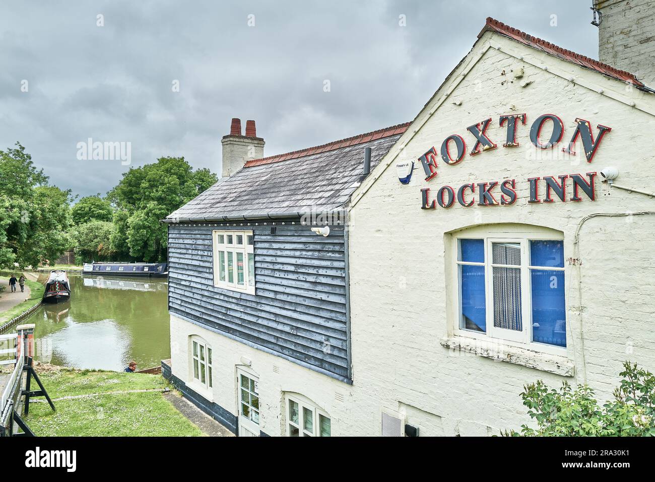 Foxton Locks Inn by the lowest lock at Foxton locks on the Grand Union ...