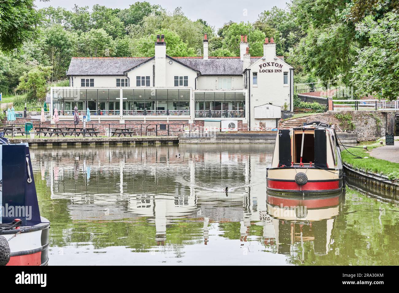 Foxton Locks Inn, at the basin of the lowest lock at Foxton locks on ...