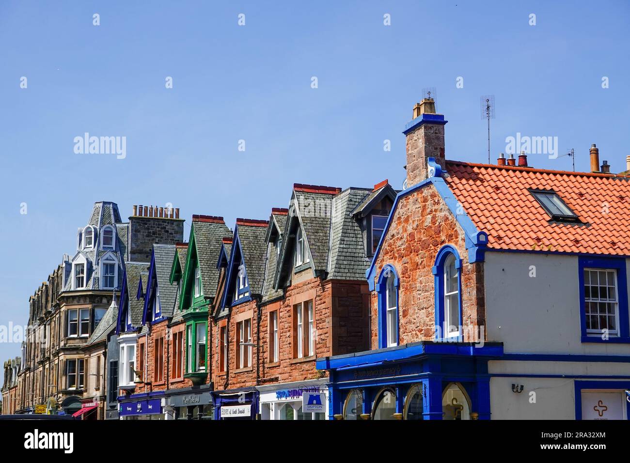 Rooftops rooftop uk roofs hi-res stock photography and images - Alamy