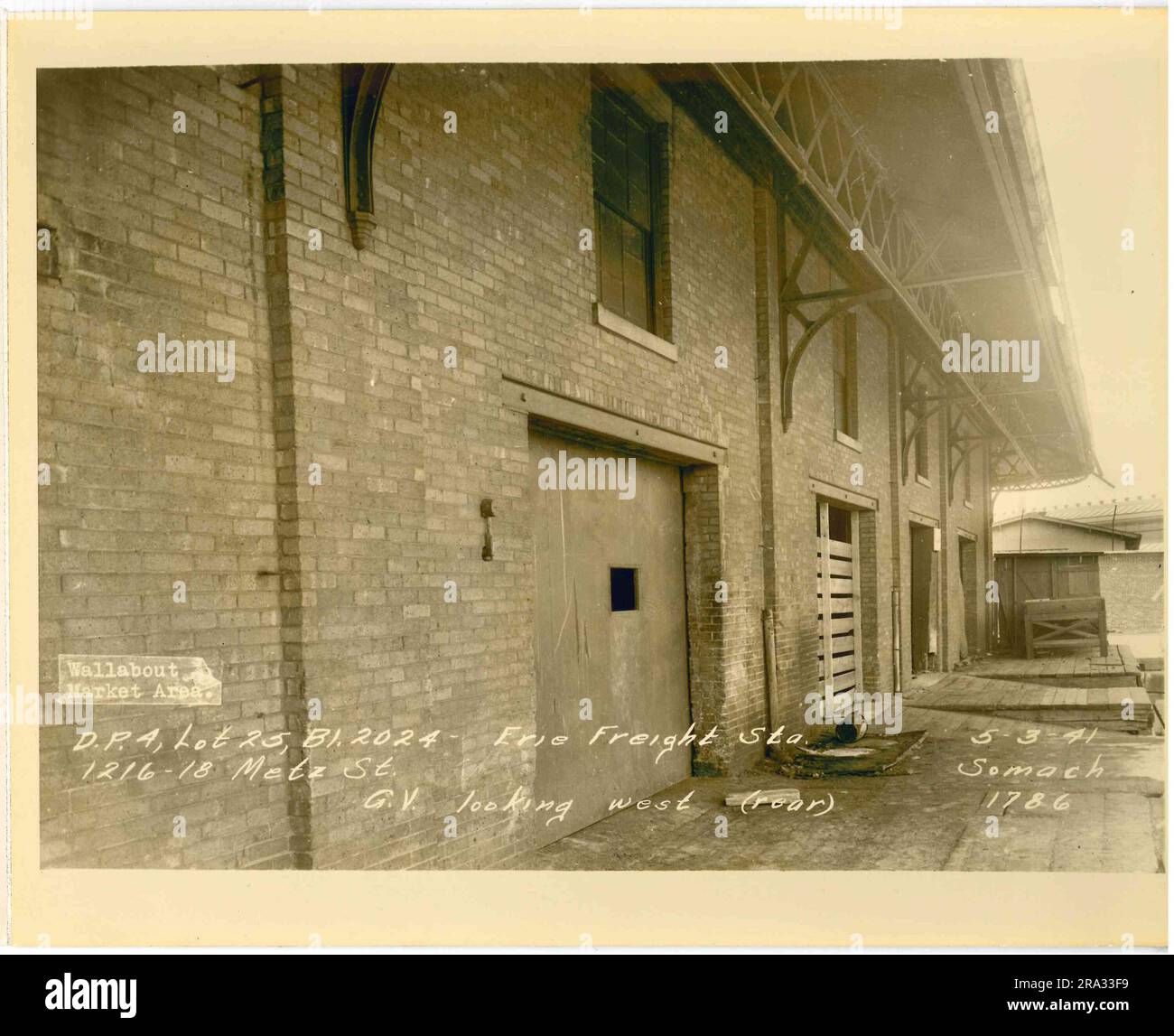 Photograph of exterior Wallabout Market, D.P. 4, Lot 25, Building 2024 ...