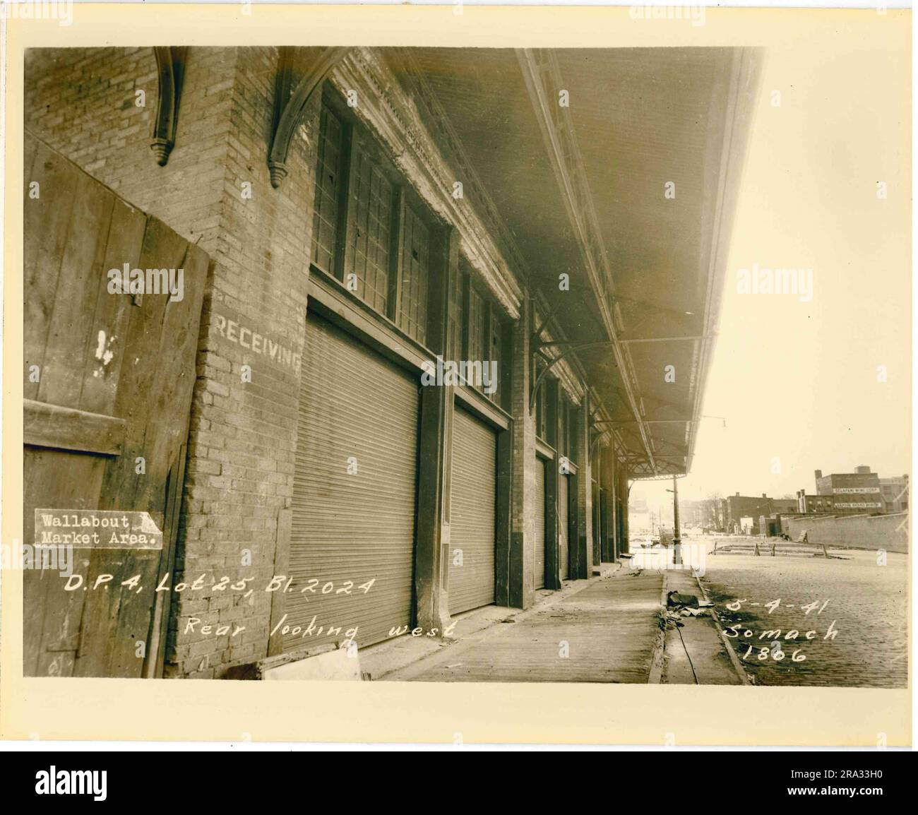Photograph of exterior Wallabout Market, D.P. 4, lot 25, Building 2024 ...
