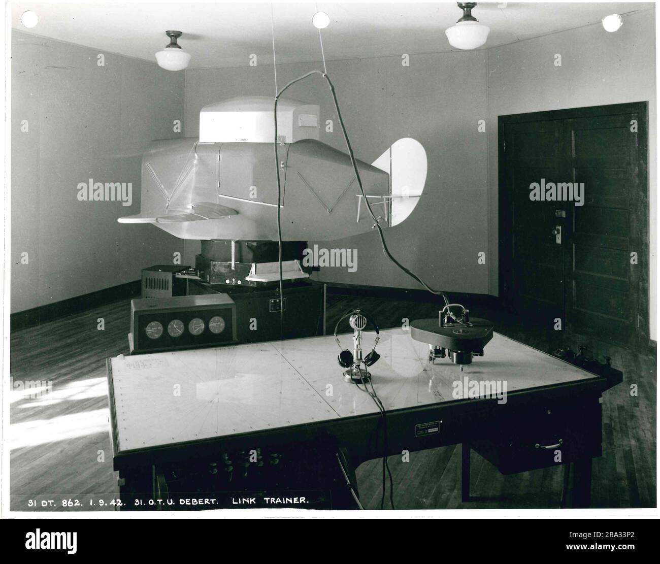 Link trainer hi-res stock photography and images - Alamy