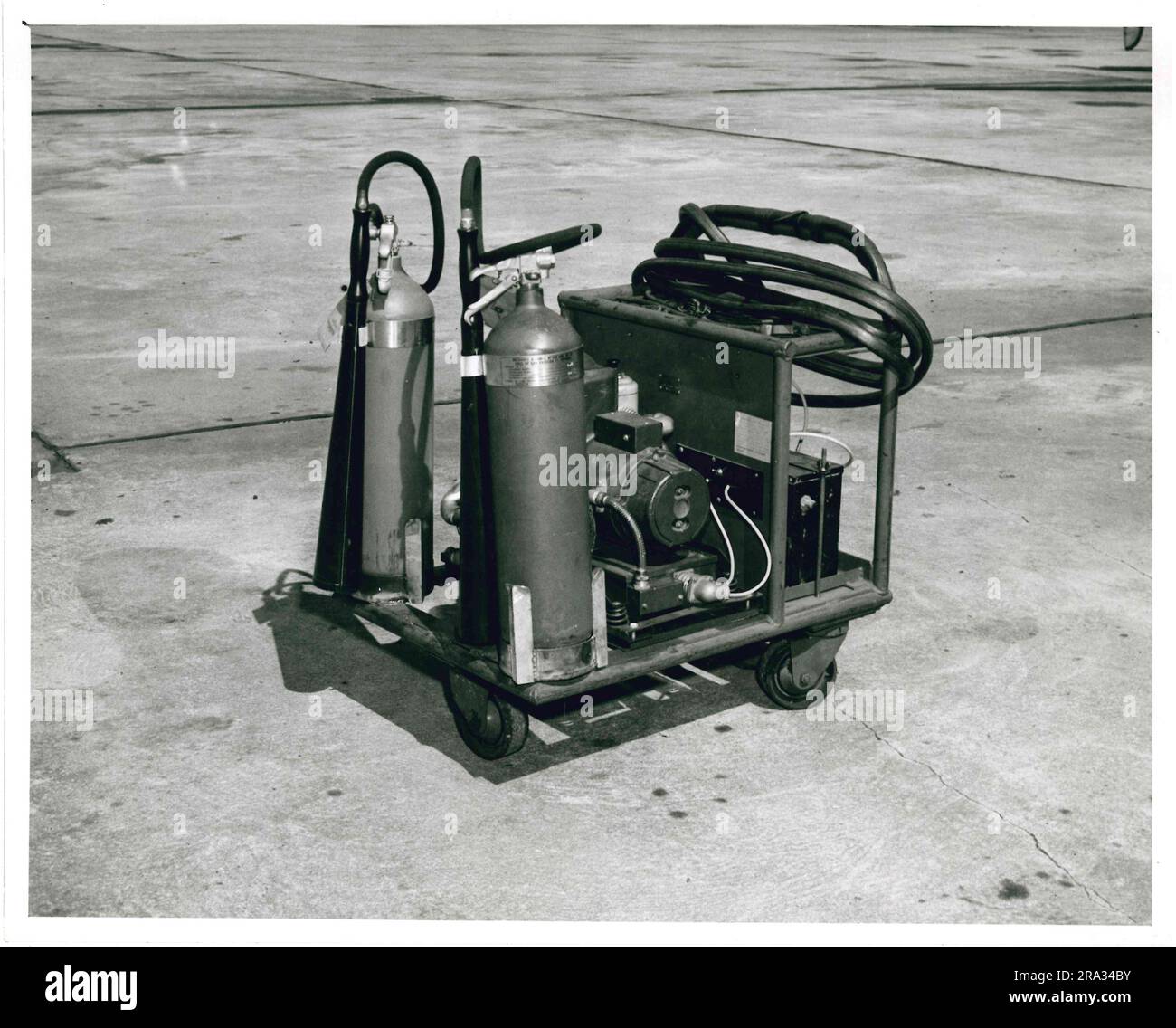Photograph of "Flight Section Auxiliary A/C Power Unit Stock Photo - Alamy