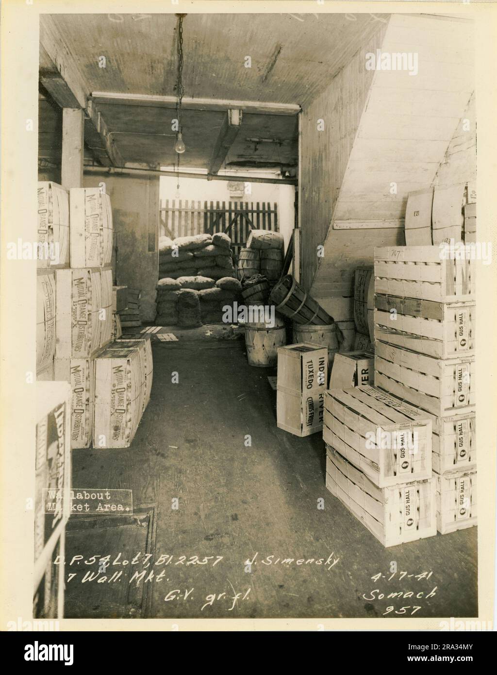 Photograph of interior of lot 7, bl. 2257 - J. Simensky, 7 Wall. Mkt ...